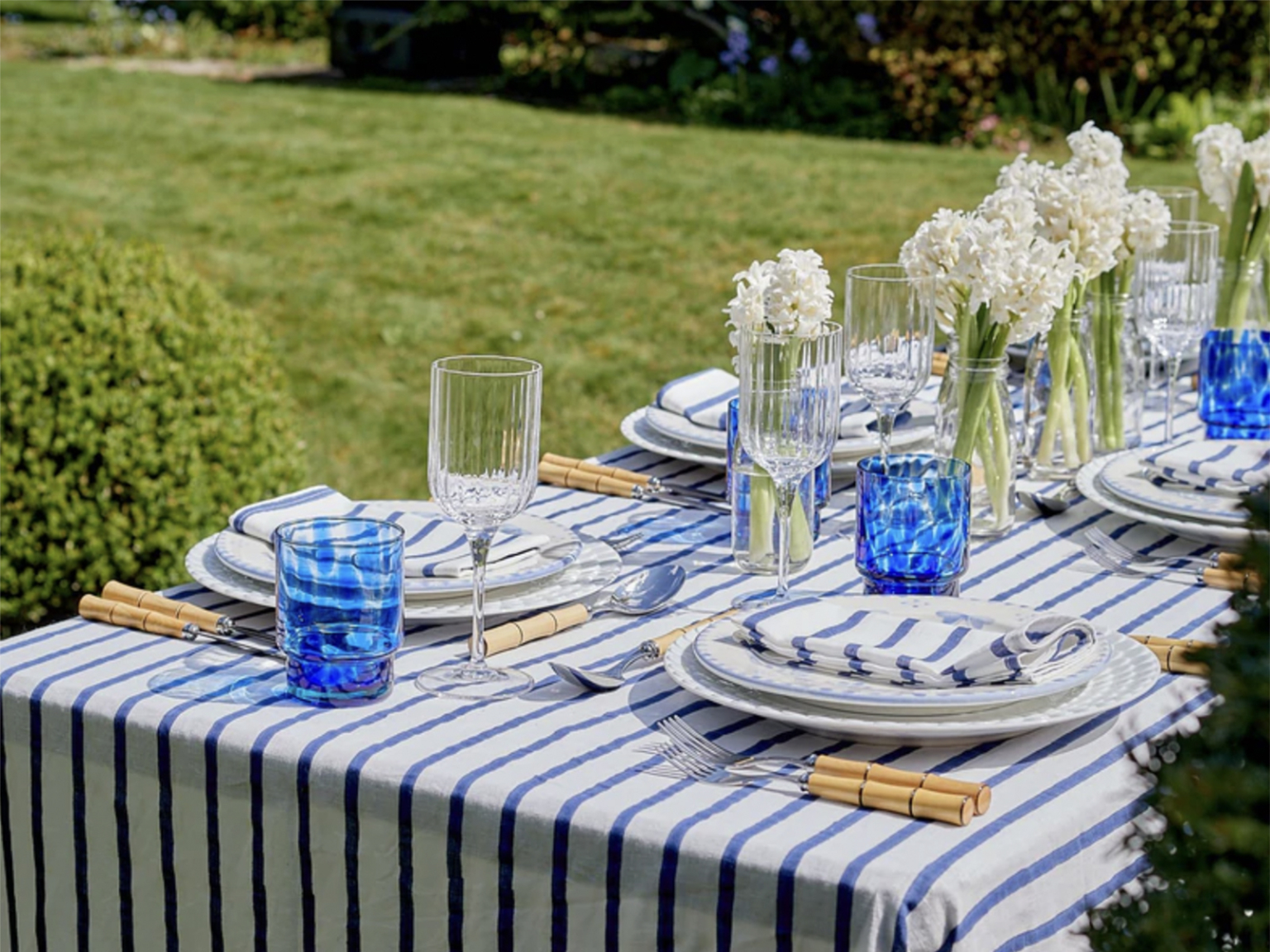 Colour crush: Classic blue & white – Sophie Robinson